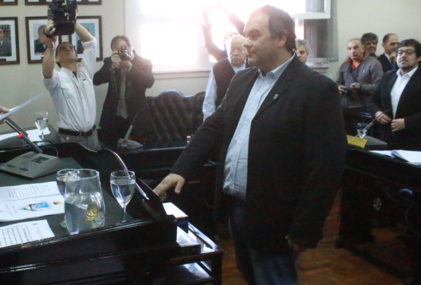 José Viola asumió como Concejal — La 97 Radio Fueguina