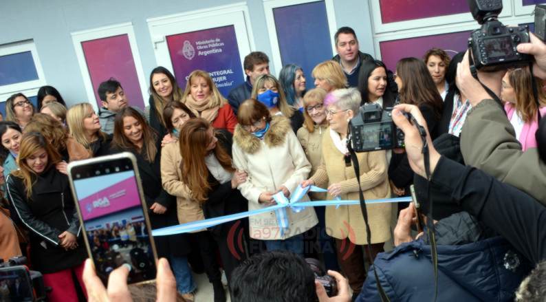 "Mujeres Centenarias": Inauguraron el Centro Integral de la Mujer — La 97 Radio Fueguina