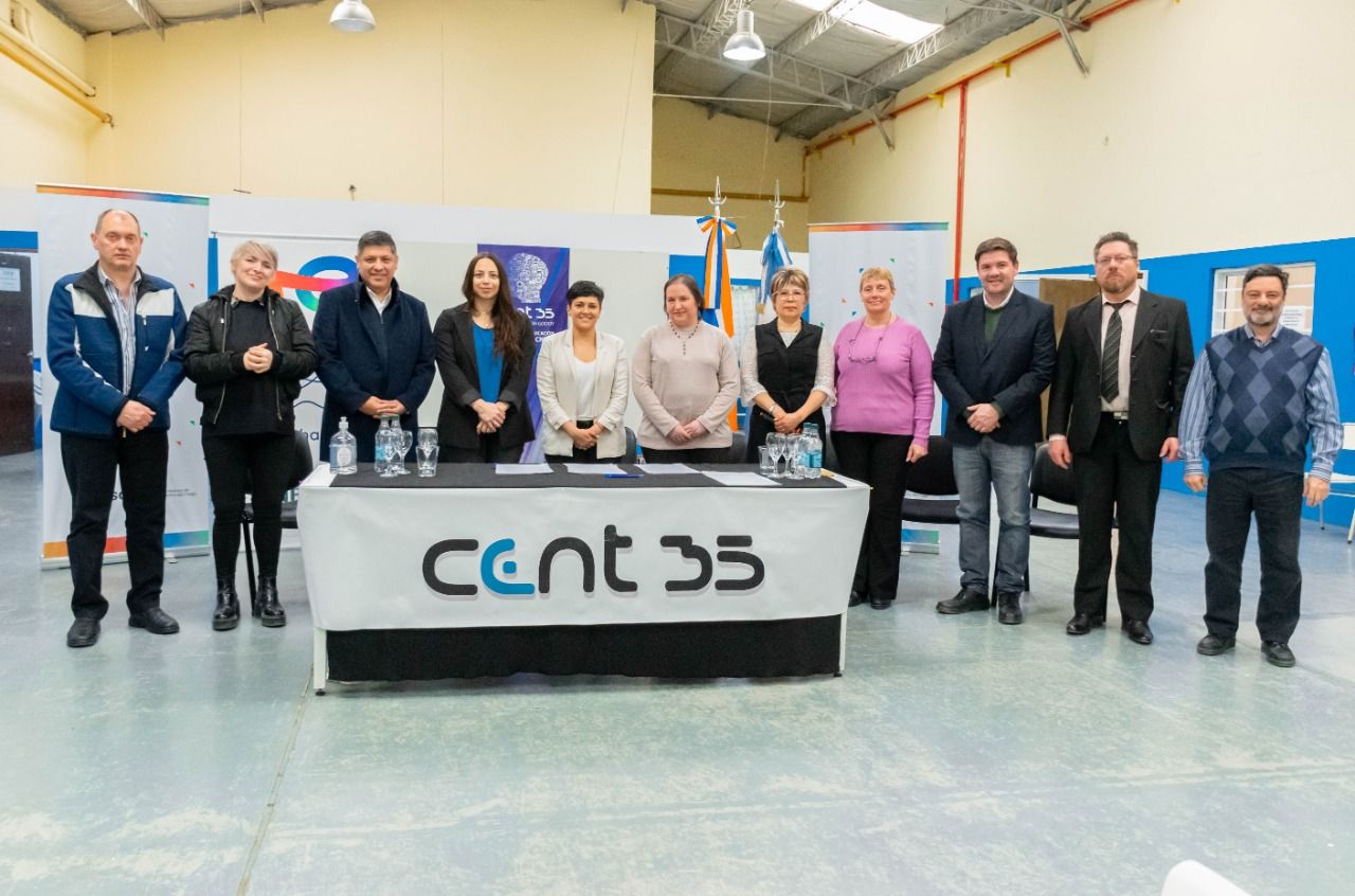 Firman acuerdo de prácticas profesionales para estudiantes del CENT 35 ...