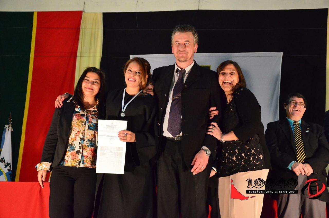 Romina y su pasión por las letras: una vida dedicada a la enseñanza y ...